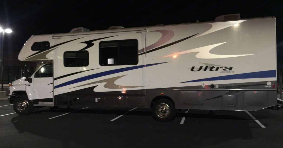 2008 Gulf Stream Conquest Ultra Super C Class C Rental in Gridley, CA ...