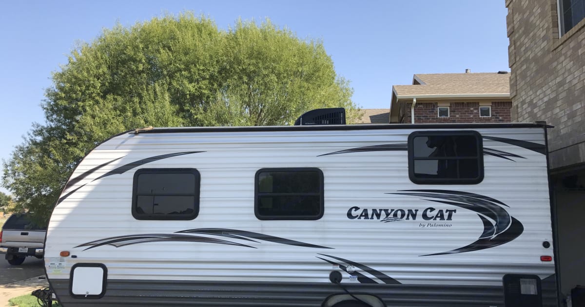 2016 Palomino Canyon Cat Travel trailer Rental in Lubbock, TX | Outdoorsy
