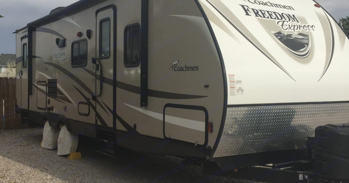 2017 Coachmen Freedom Express Travel trailer Rental in Frisco, TX ...