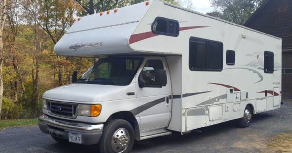 2004 Gulf Stream Conquest Class C Rental in Front Royal, VA | Outdoorsy