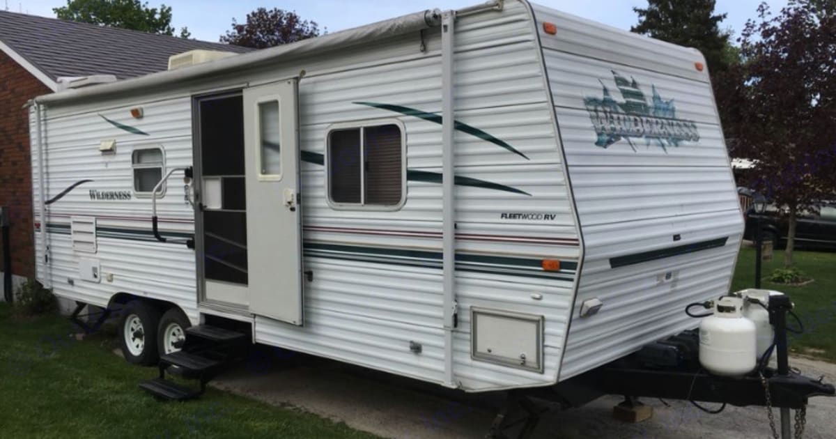 2001 Keystone Sprinter Travel trailer Rental in Holyrood, ON | Outdoorsy