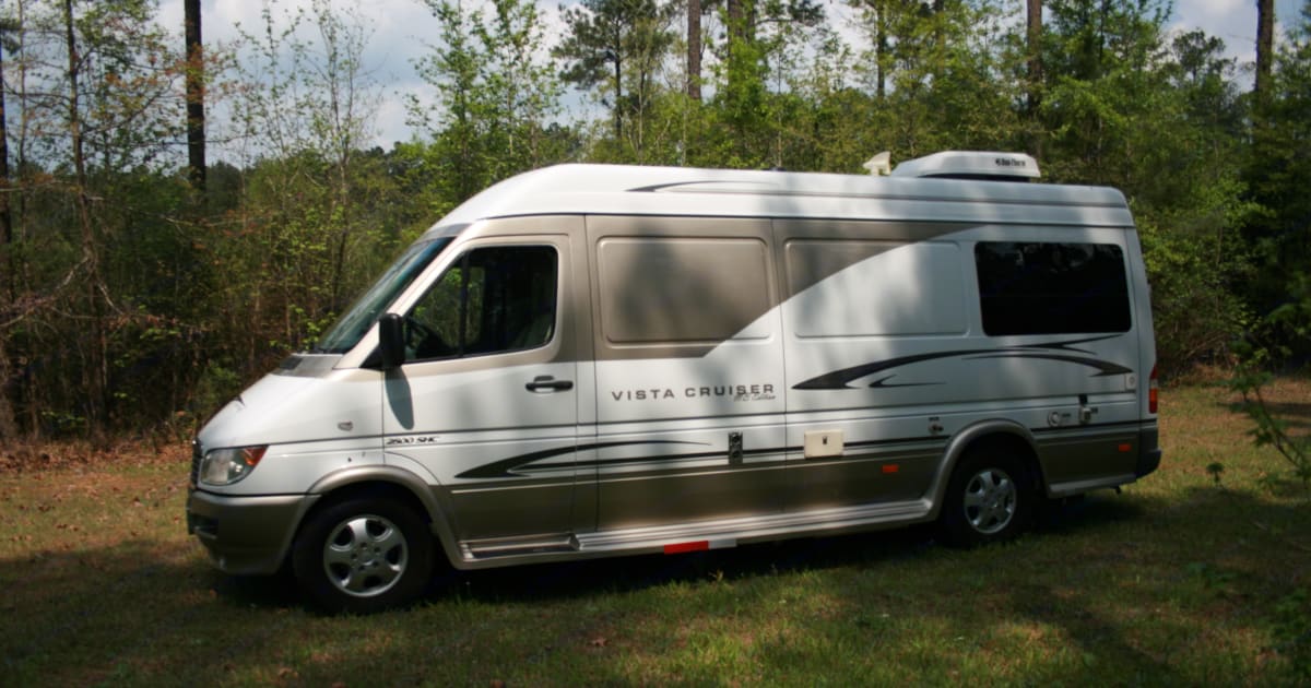 2007 Gulf Stream Vista Cruiser Class C Rental in Brookhaven, MS | Outdoorsy
