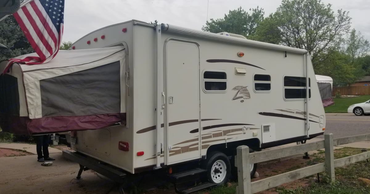 2006 Keystone Zeppelin Travel trailer Rental in Littleton, CO | Outdoorsy
