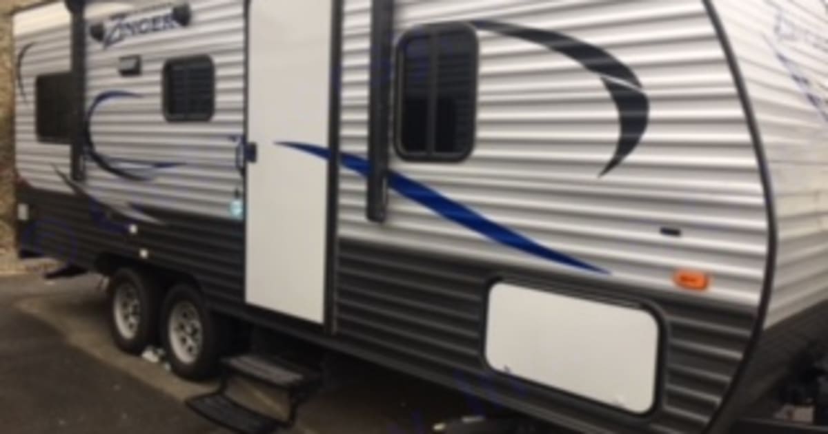 2018 Zinger 211RD Travel trailer Rental in Covington, WA | Outdoorsy