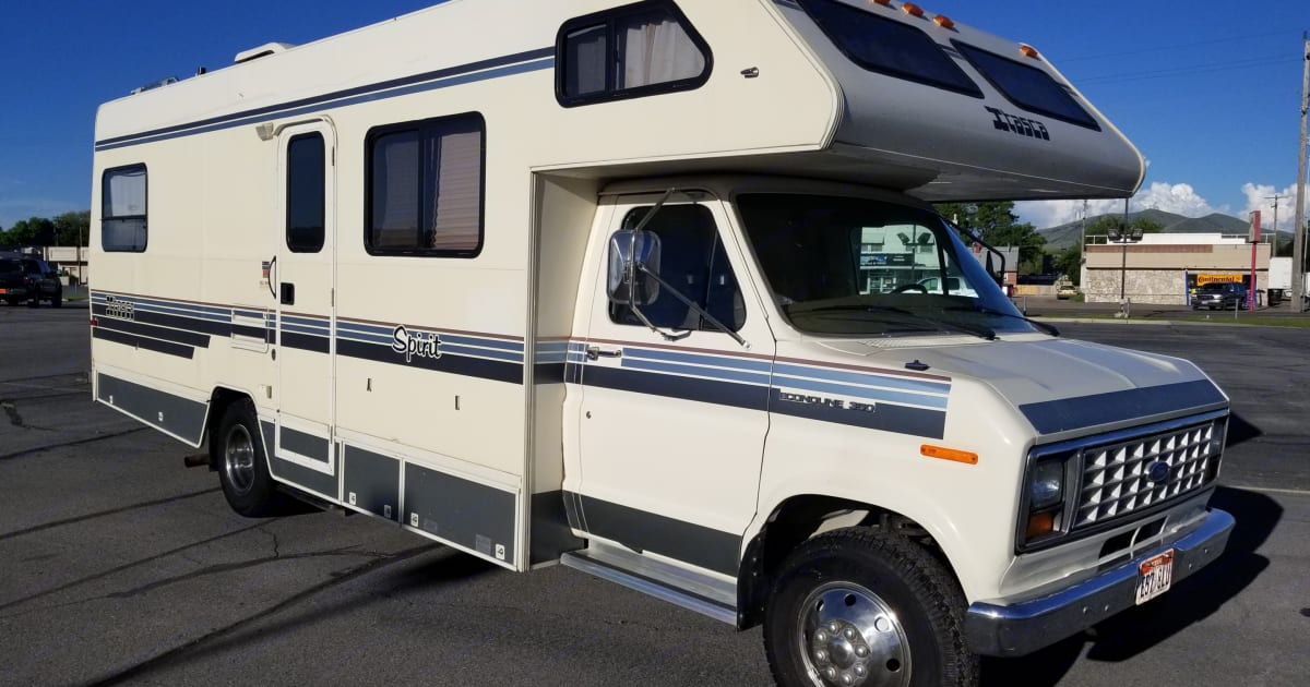 1990 Itasca Spirit Class C Rental in Pocatello, ID | Outdoorsy