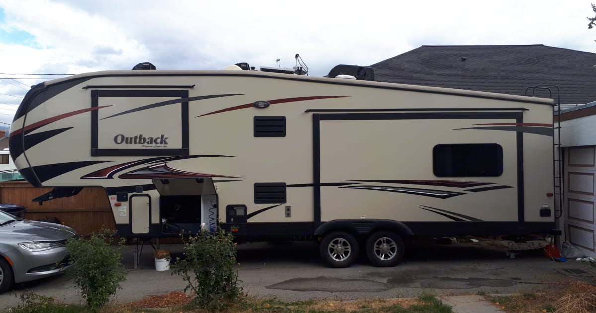 2015 outback keystone xl Fifth-wheel Rental in Penticton, BC | Outdoorsy