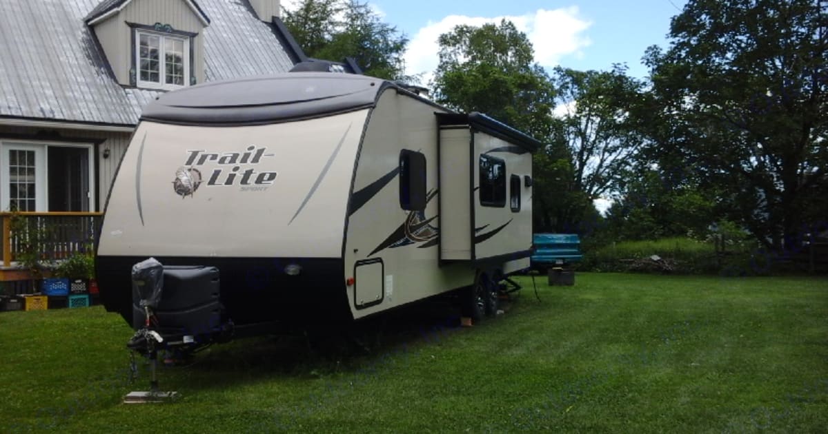 2014 R-Vision Trail Lite 23RKS Travel trailer Rental in Sacramento, CA ...