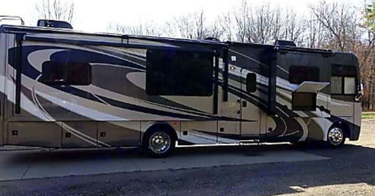 2017 Thor Motor Coach Challenger Class A Rental in Las Vegas, NV ...