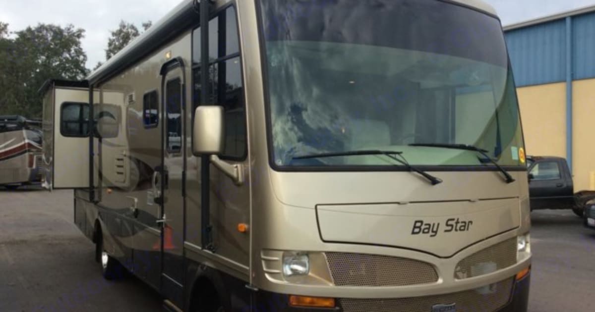 2008 Newmar Bay Star Class A Rental in Hubbard, OH | Outdoorsy