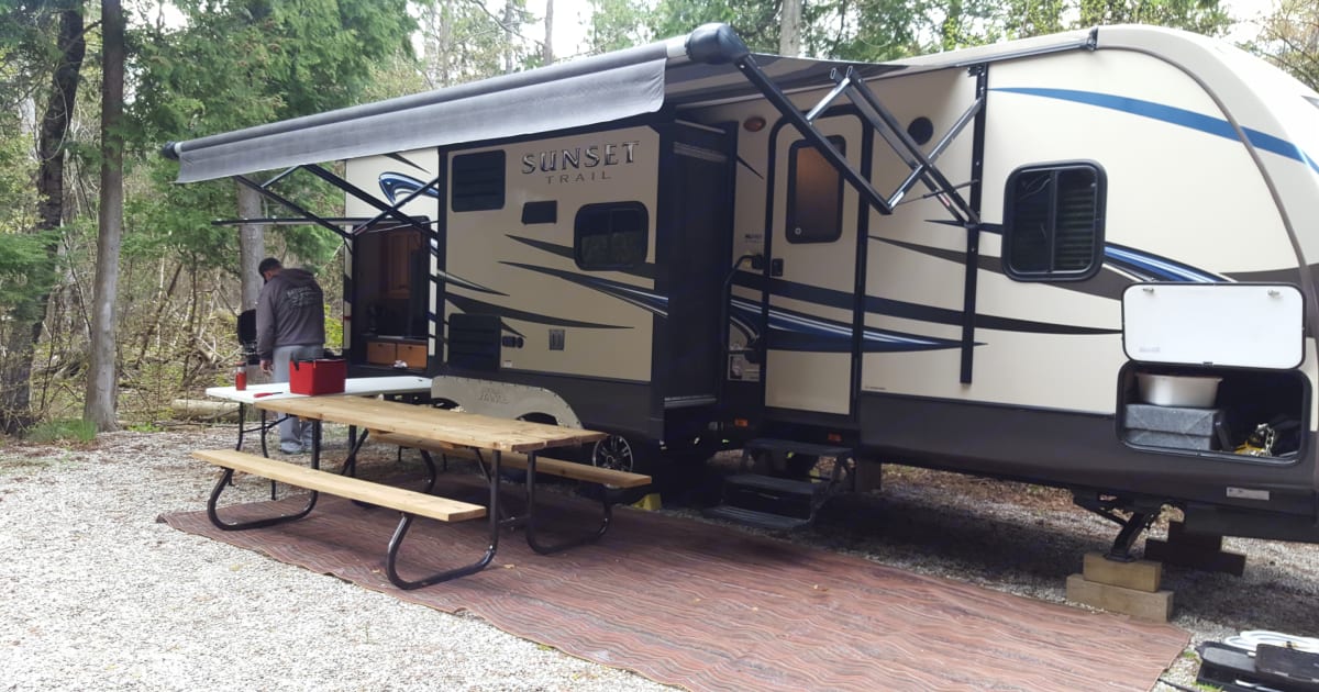 2014 Crossroads Sunset Trail Reserve Travel trailer Rental in Saint ...