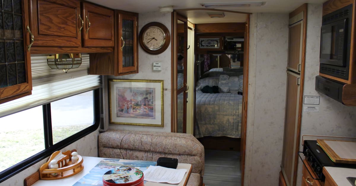 1996 Airstream Cutter Class A Rental in San Antonio, TX | Outdoorsy