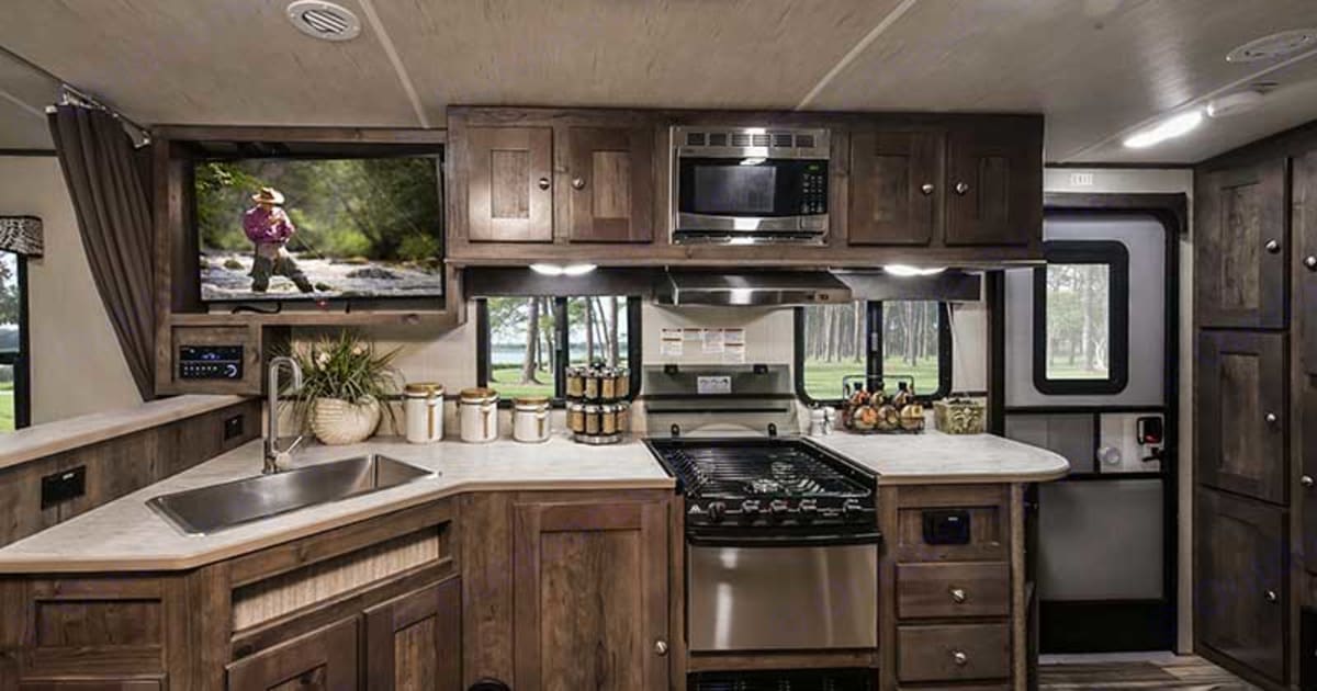 2018 Cruiser Rv Corp Cruiser Travel trailer Rental in Aurora, CO ...