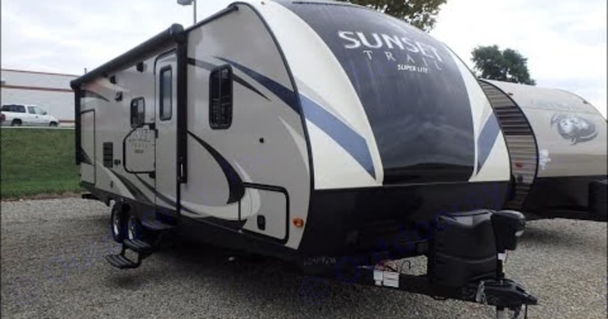 2017 Crossroads Sunset Trail Ultra Lite Travel trailer Rental in ...