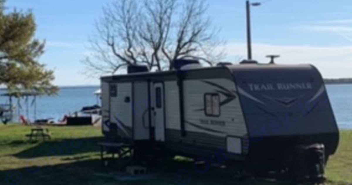 2018 Heartland Trail Runner Travel trailer Rental in Burnet, TX | Outdoorsy