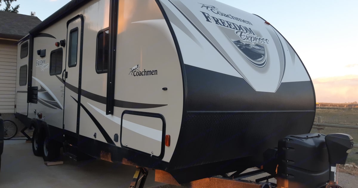 2018 Coachmen Freedom Express Travel trailer Rental in Lethbridge, AB ...