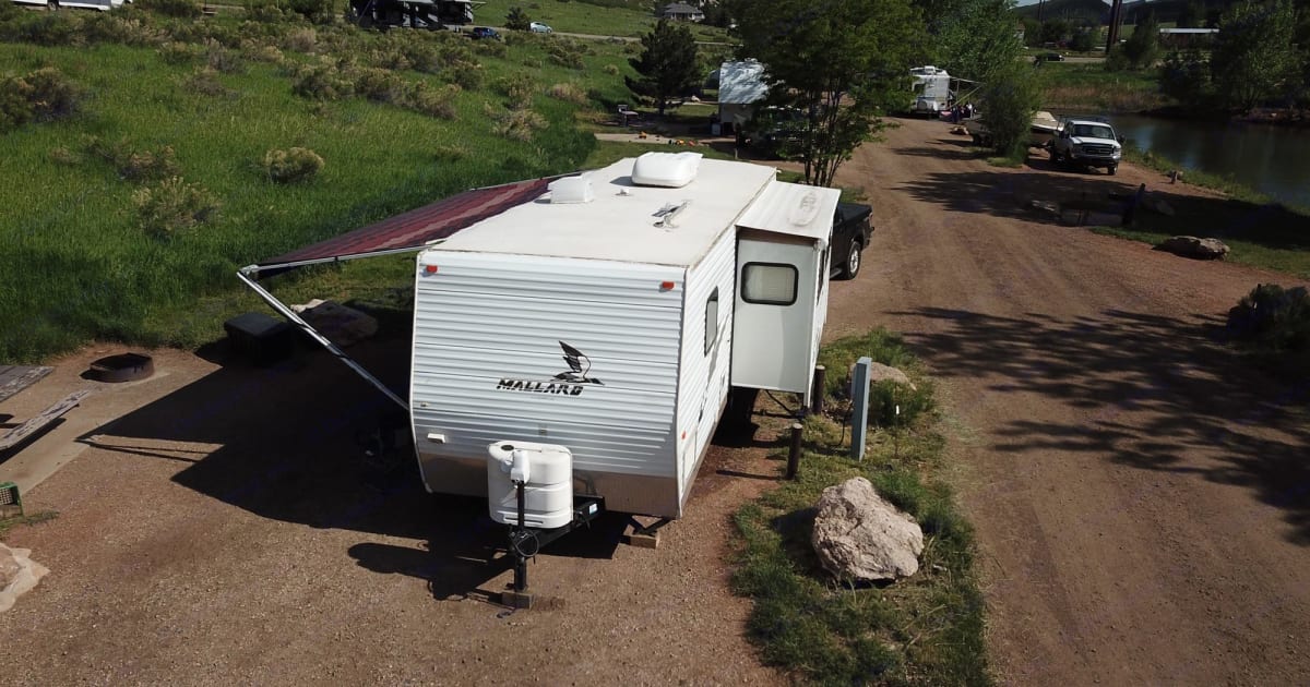 2006 Fleetwood Mallard Travel trailer Rental in Thornton, CO | Outdoorsy