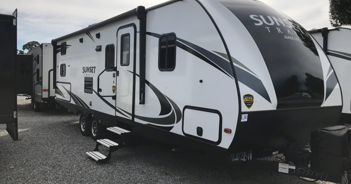2018 Crossroads Sunset Trail Super Lite Travel trailer Rental in ...