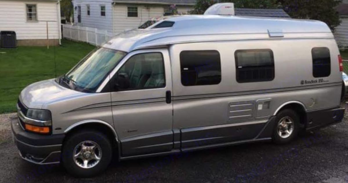 2005 Roadtrek 210 Versatile Class B Rental in Catalina, AZ | Outdoorsy