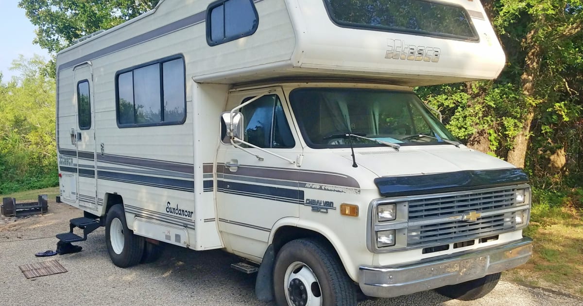 1984 Itasca Sundance Class C Rental in Fort Myers, FL | Outdoorsy
