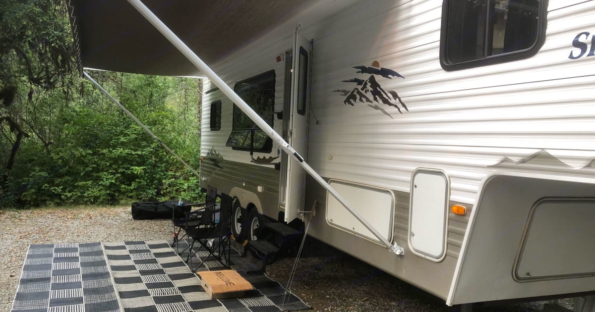 2008 Keystone Springdale Fifth-wheel Rental in Nanaimo, BC | Outdoorsy