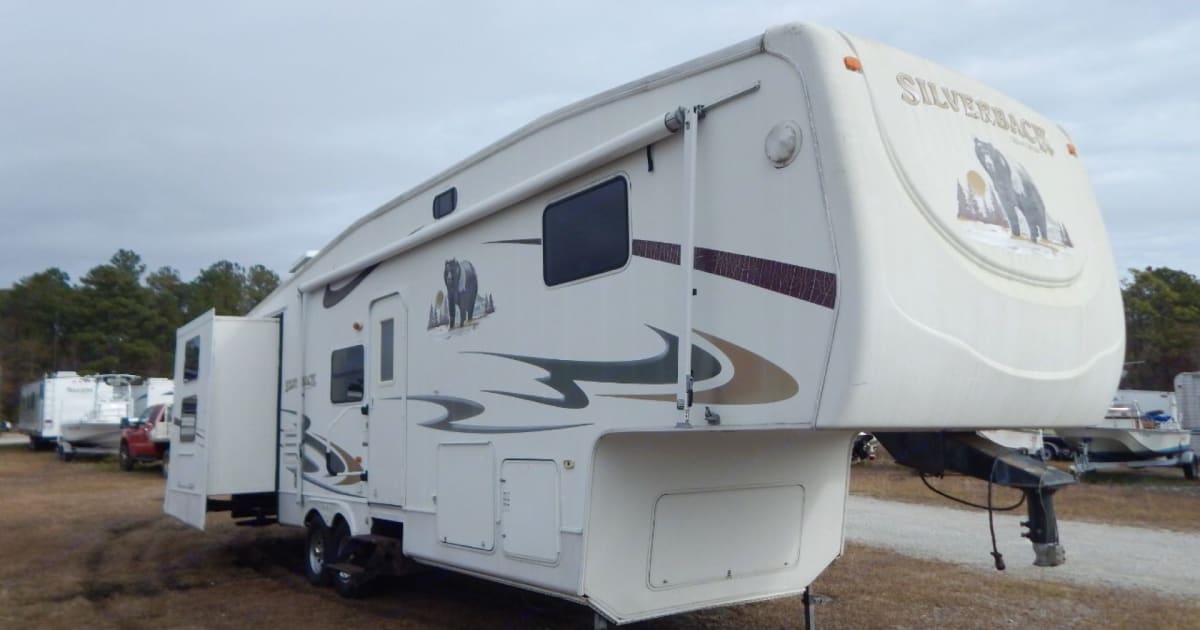 2006 Forest River Silverback Caravane semi-remorque Rental in Pomfret ...