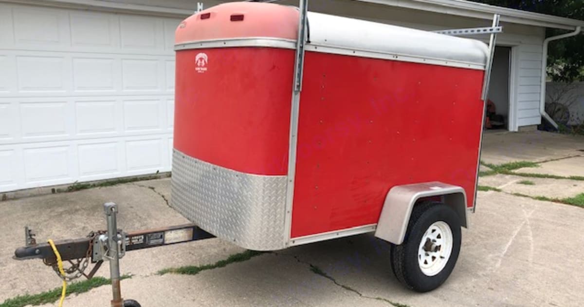 1999 Shadowmaster Enclosed Trailer Motor Home Rental in DeWitt, IA ...