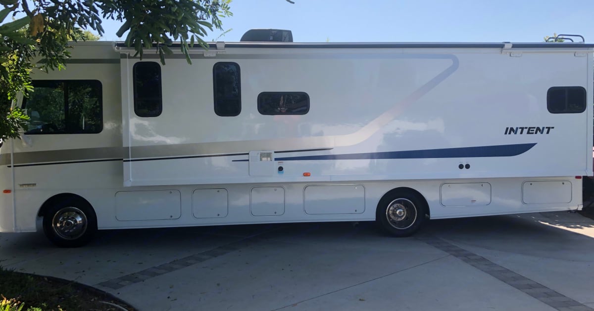 2018 Winnebago Winnebago Class A Rental in Monrovia, CA | Outdoorsy