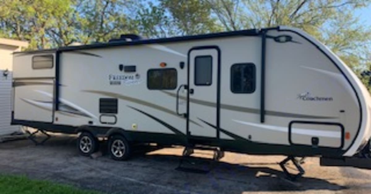 2017 Coachmen Freedom Express - Liberty Edition Travel trailer Rental ...