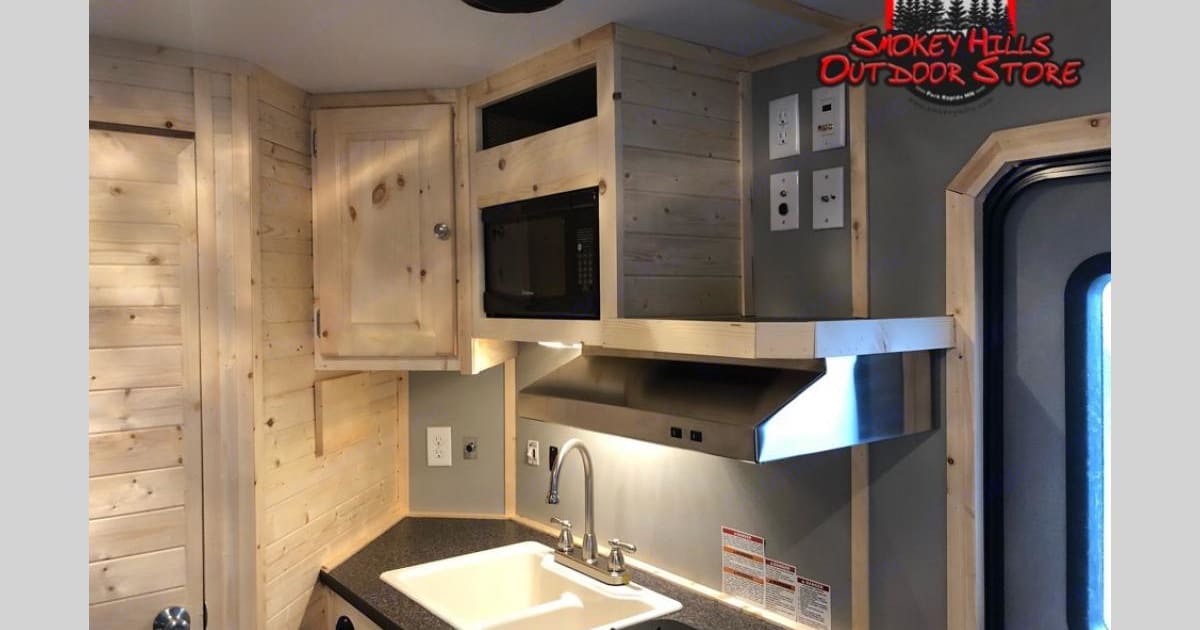 2019 Ice Castle Fish Houses Rv edition itasica vaction series Travel ...