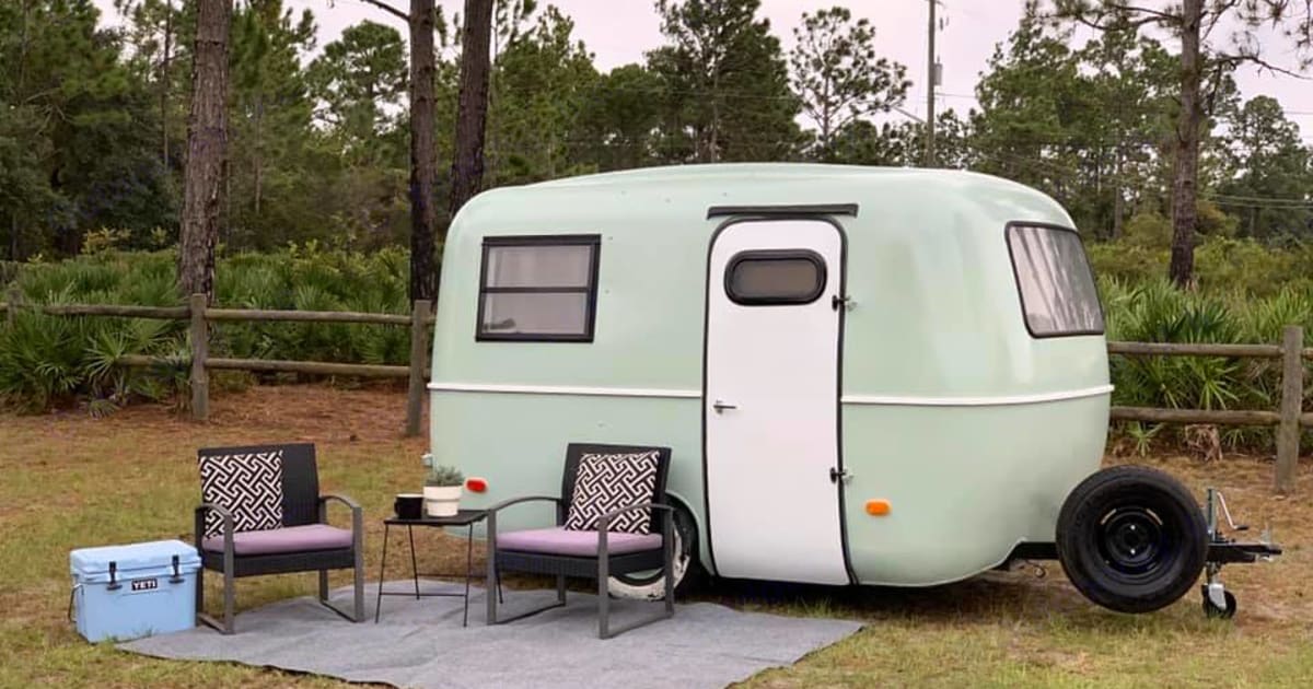 1978 Scamp 13' Travel trailer Rental in Jacksonville, FL | Outdoorsy