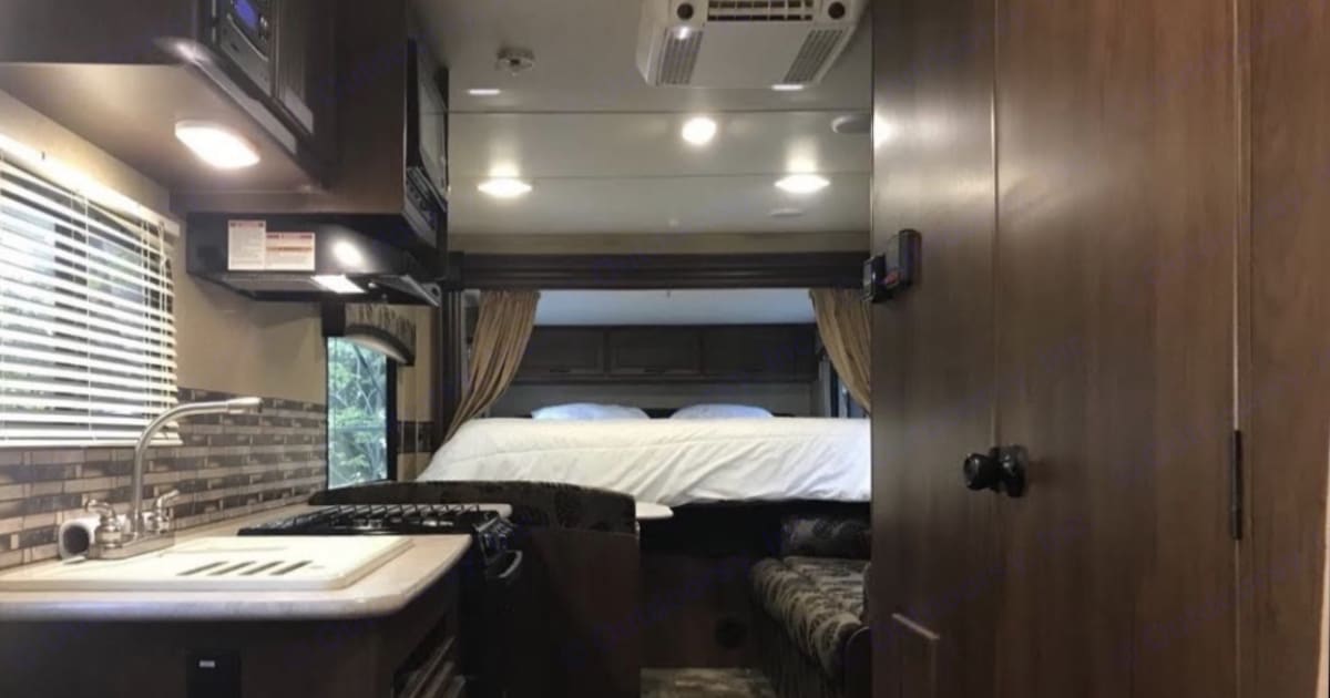 2014 Jayco Jay Feather Ultra Lite Travel trailer Rental in Longwood, FL ...