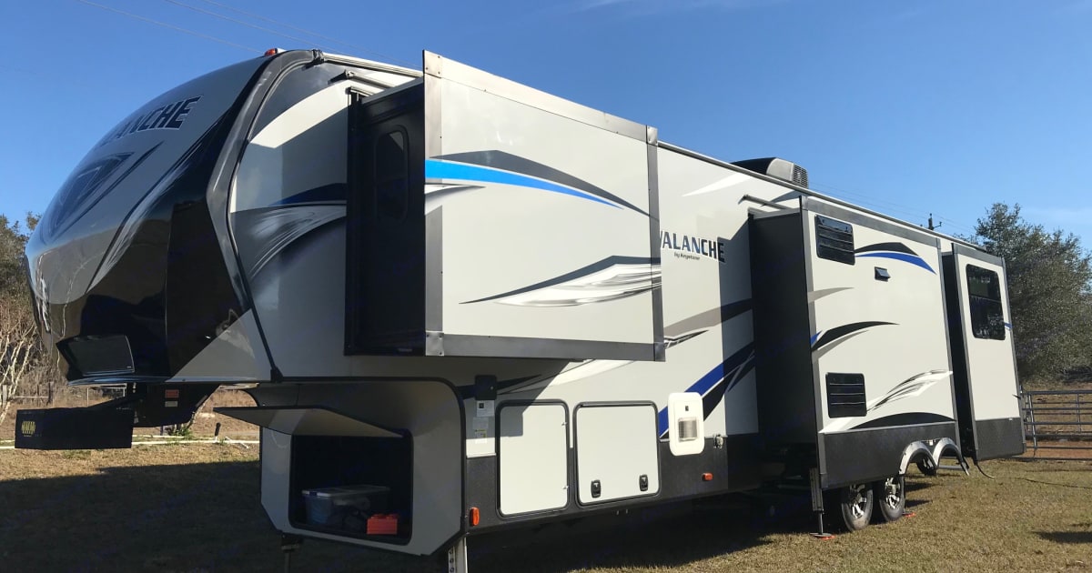 2017 Keystone Avalanche Caravane semi-remorque Rental in Thonotosassa ...