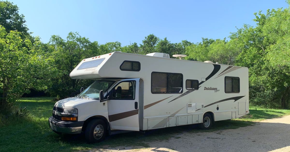 2007 Dutchmen Express Motorhome Rental in Dallas, TX | Outdoorsy