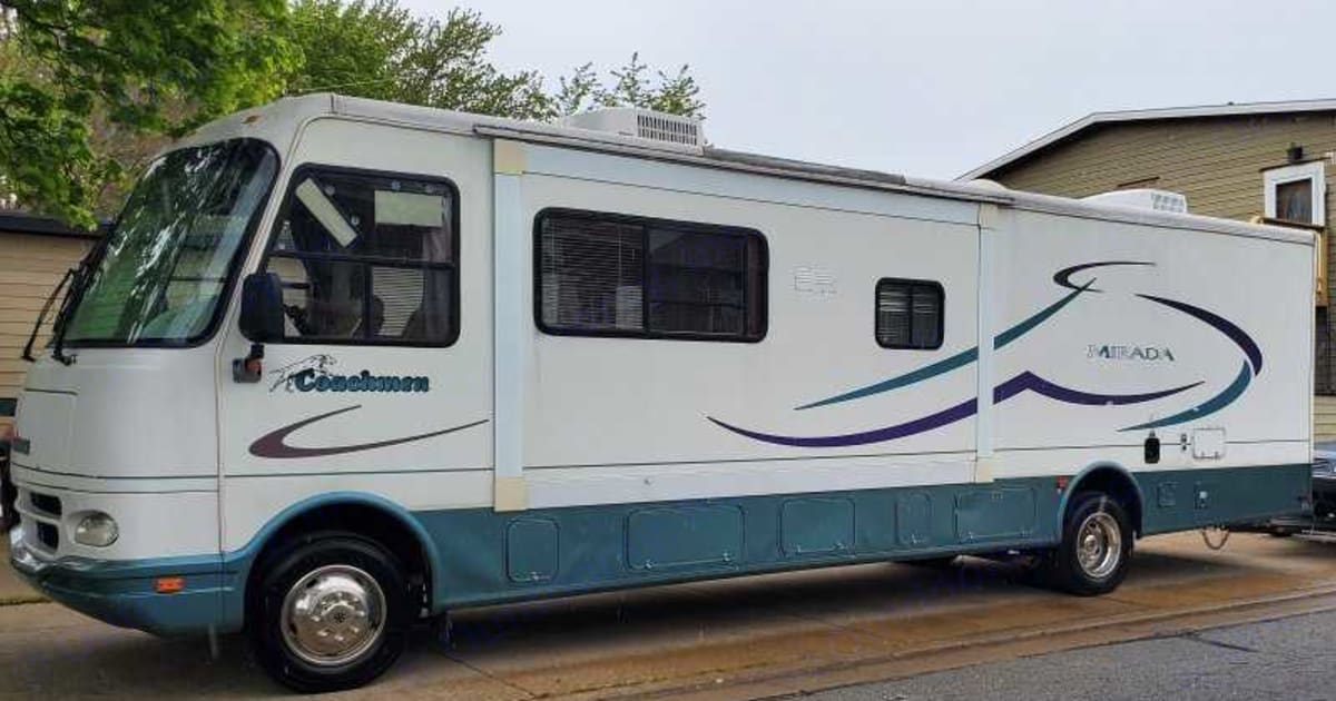 2000 Coachmen Mirada Class A Rental in Wellington, OH | Outdoorsy