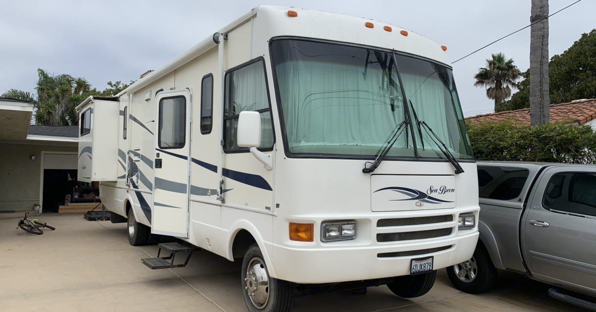 2004 Ford Coachman Class A Rental in Vista, CA | Outdoorsy