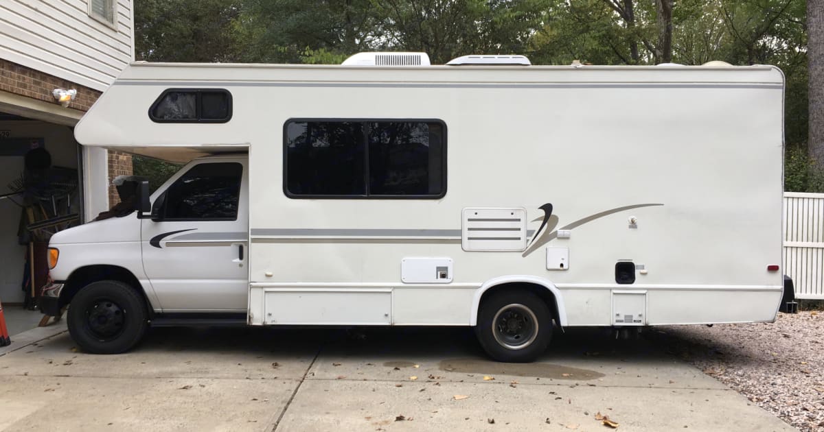 2002 Ford Ford E350 Motorhome Rental in Asheville, NC | Outdoorsy