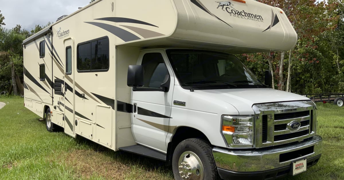 2020 Couchmen Freelander 31BH Class C Rental in Orlando, FL | Outdoorsy