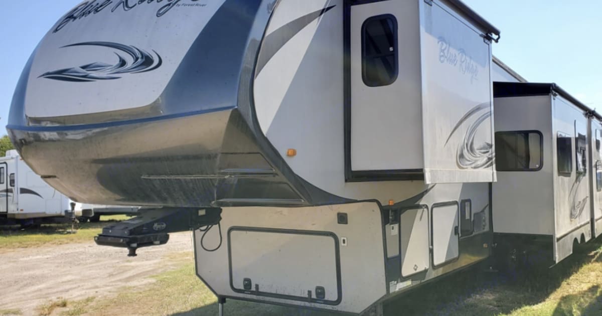 2014 Forest River Blue Ridge Fifth-wheel Rental in Jeanerette, LA ...