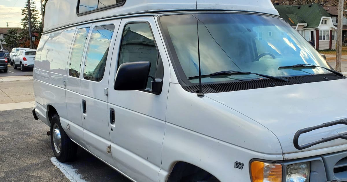 2001 Ford Econoline E250supercab Camper van Rental in Shelby Township ...