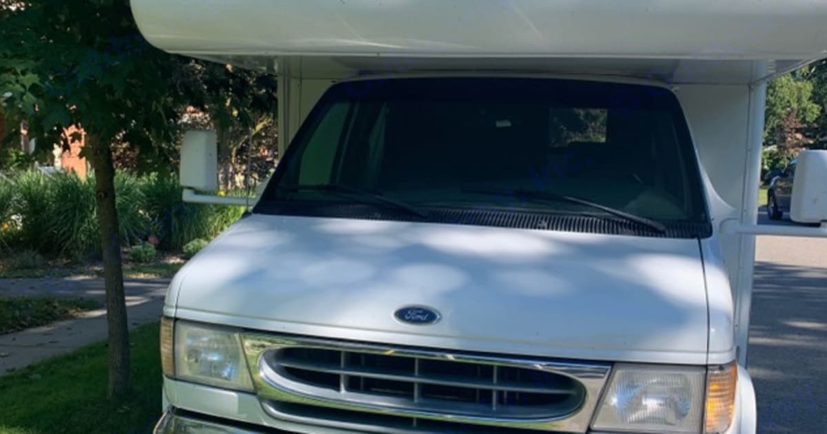 2000 Triple E Regency Motorhome Rental in Stayner, ON | Outdoorsy