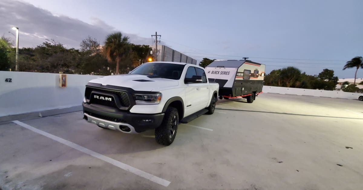 Photos | 2021 Black Series HQ 15 Travel trailer Rental in Reddick, FL ...