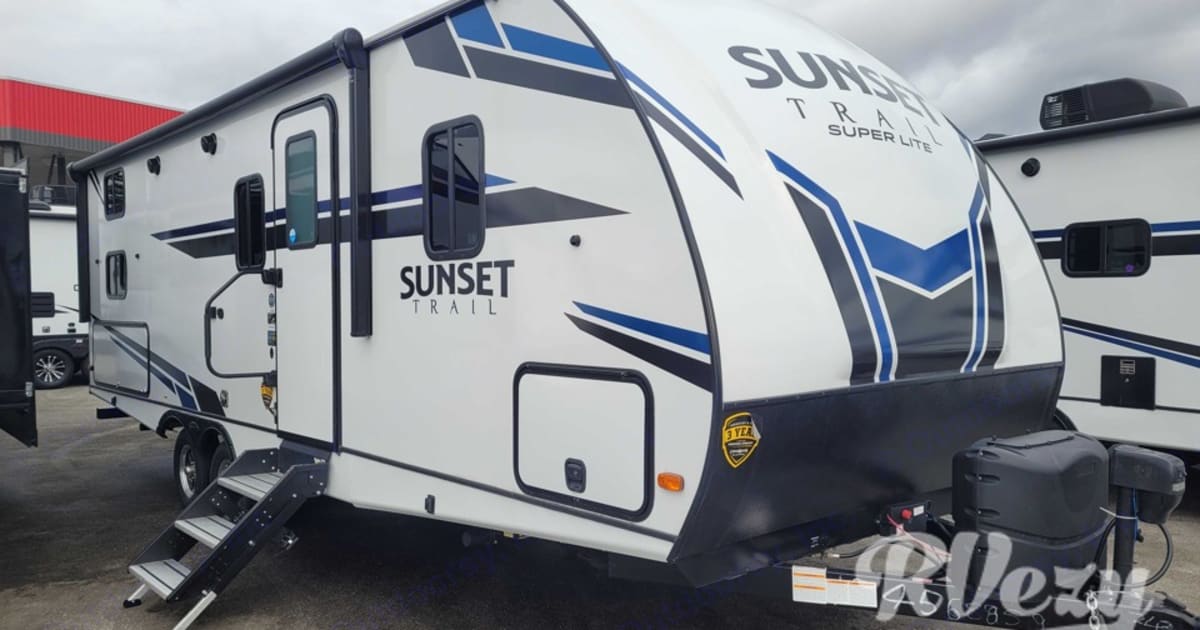 2021 Crossroads Sunset Trail Travel trailer Rental in Abbotsford, BC ...