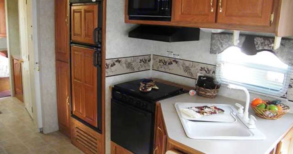 2003 Keystone Sprinter Travel trailer Rental in Palmerton, PA | Outdoorsy