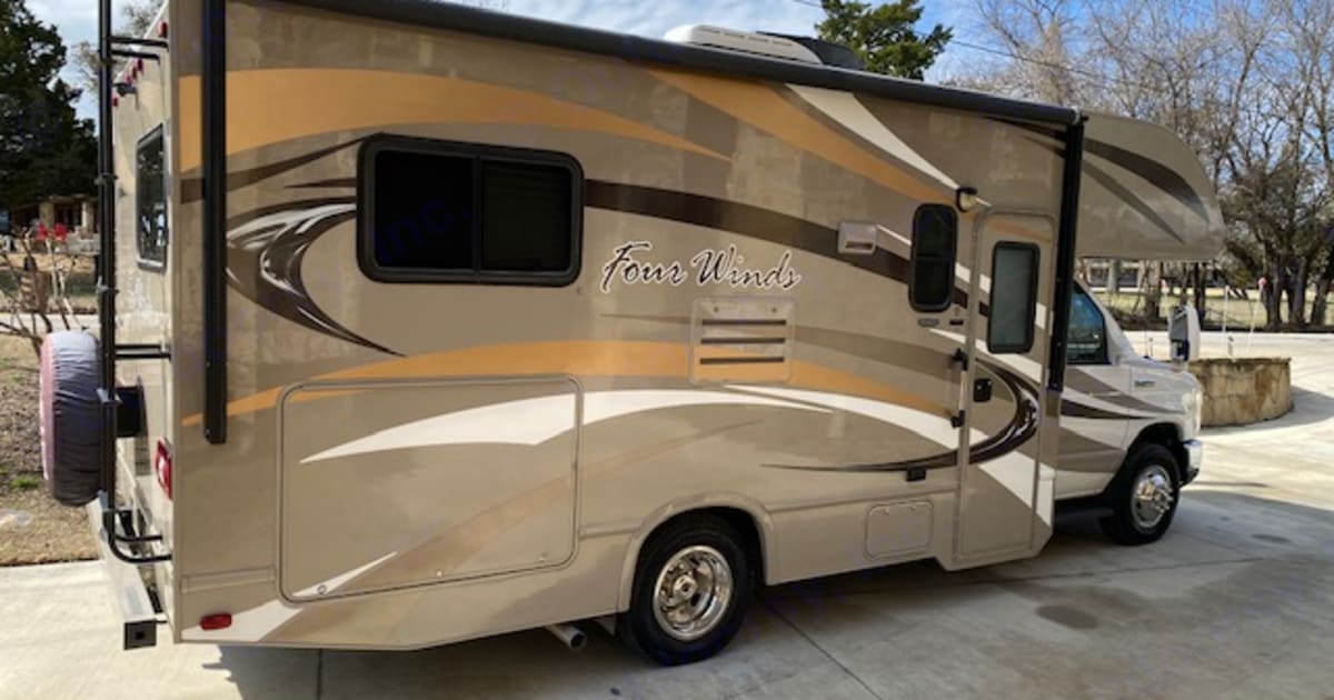 2013 Thor Motor Coach Four Winds Class C Rental in Weatherford, TX ...