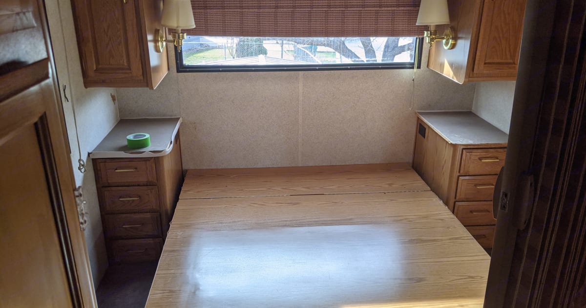 1994 Fleetwood Bounder Class A Rental in Sterling, CO | Outdoorsy