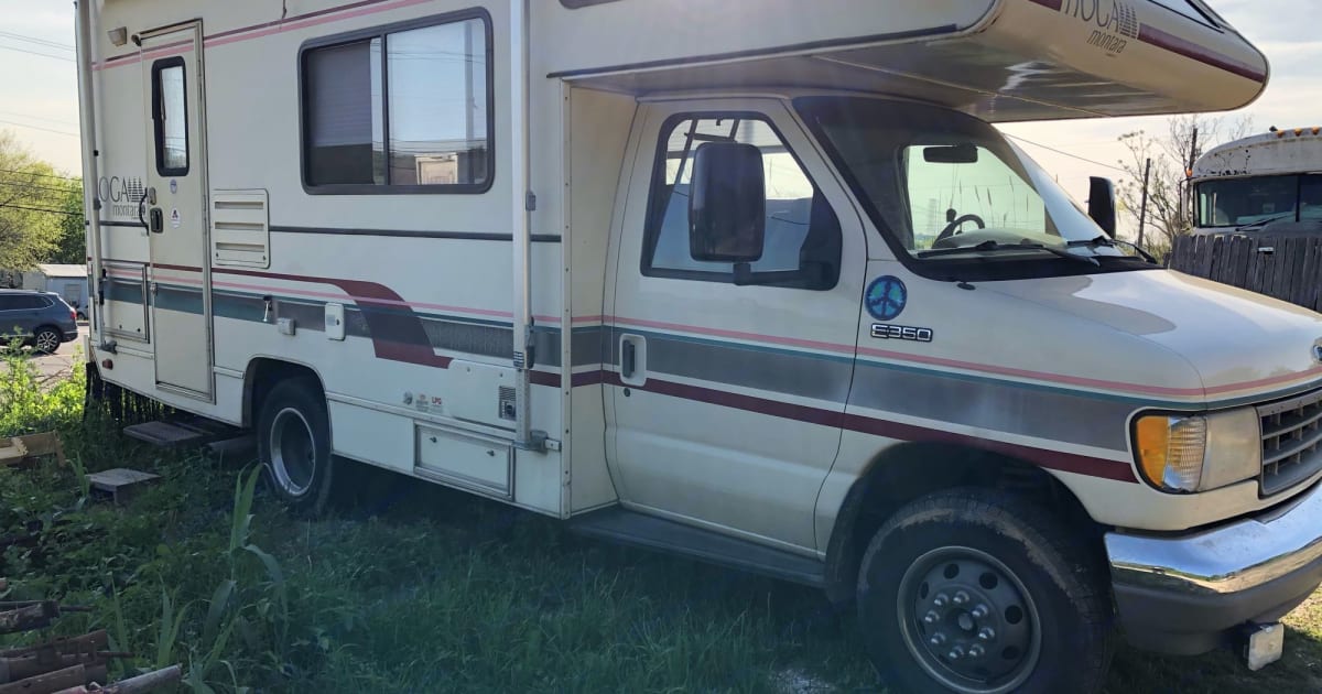 1993 Ford E450 Motorhome Rental in Austin, TX | Outdoorsy