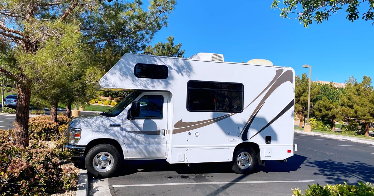 2017 Thor Motor Coach Majestic 19G Motorhome Rental in Las Vegas, NV ...