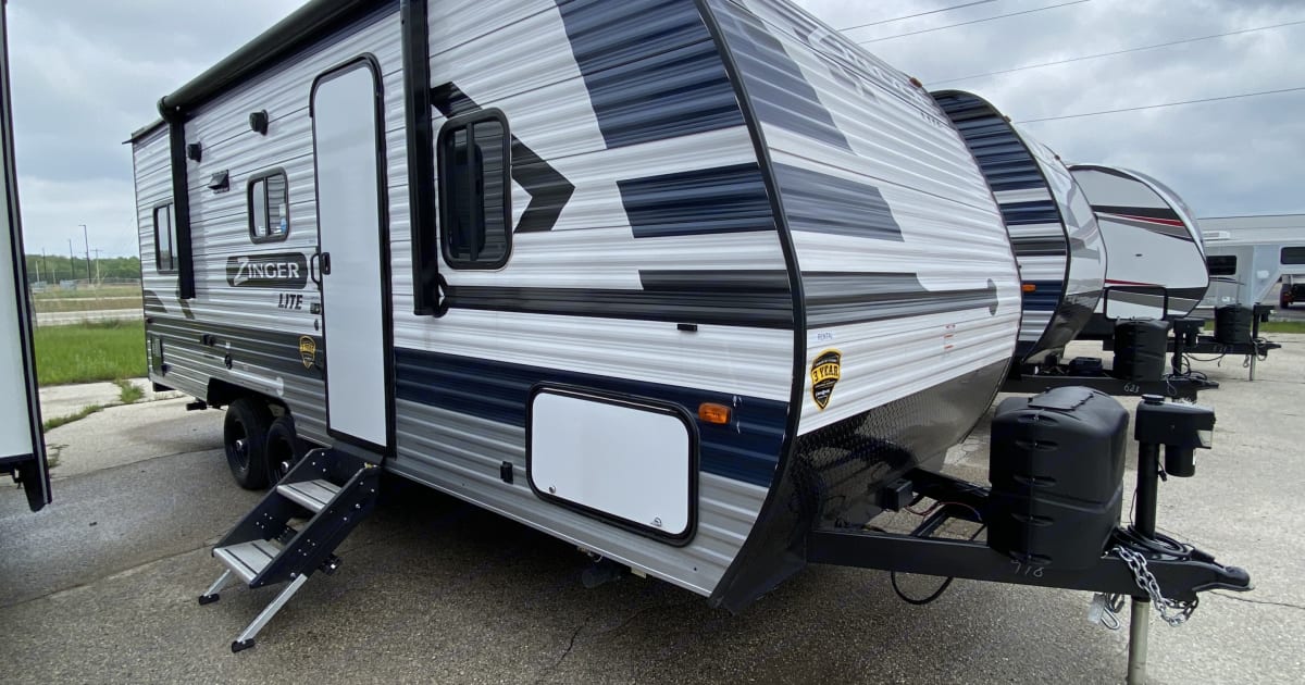 2021 Crossroads Zinger Lite - 211RD Travel trailer Rental in Suamico ...