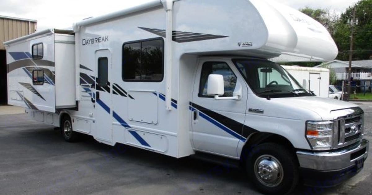 2021 Thor Motor Coach Daybreak Class C Rental in Allentown, PA | Outdoorsy