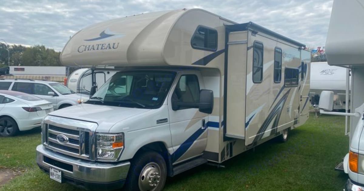 2020 Thor Chateau Class C Rental in Katy, TX | Outdoorsy